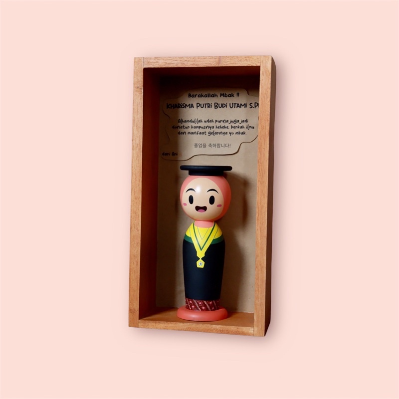 Jual REGULAR MIKI with TOGA GRADUATION - boneka kayu wisuda 17 cm ...