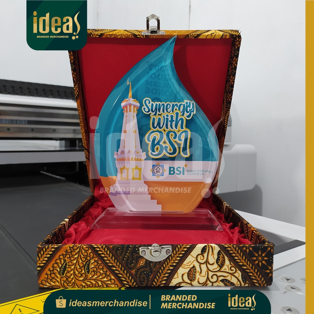 Jual Plakat Akrilik Custom + Box Kristal/Bevel bentuk Daun Kualitas ...