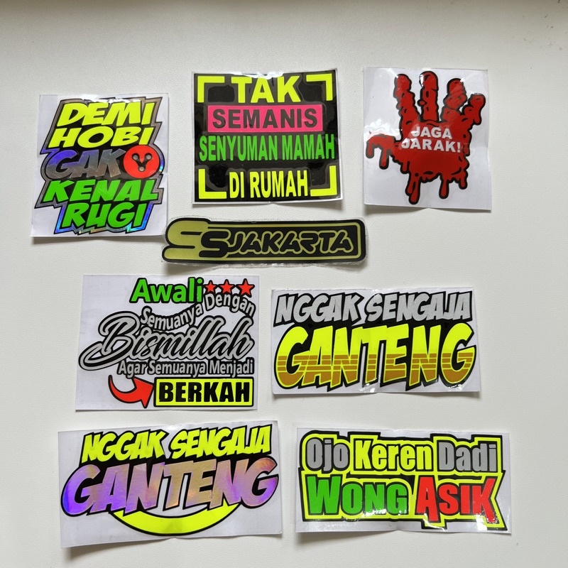 Jual STICKER STIKER KATA KATA GAK SENGAJA GANTENG JAGA JARAK CUTTING | Shopee Indonesia