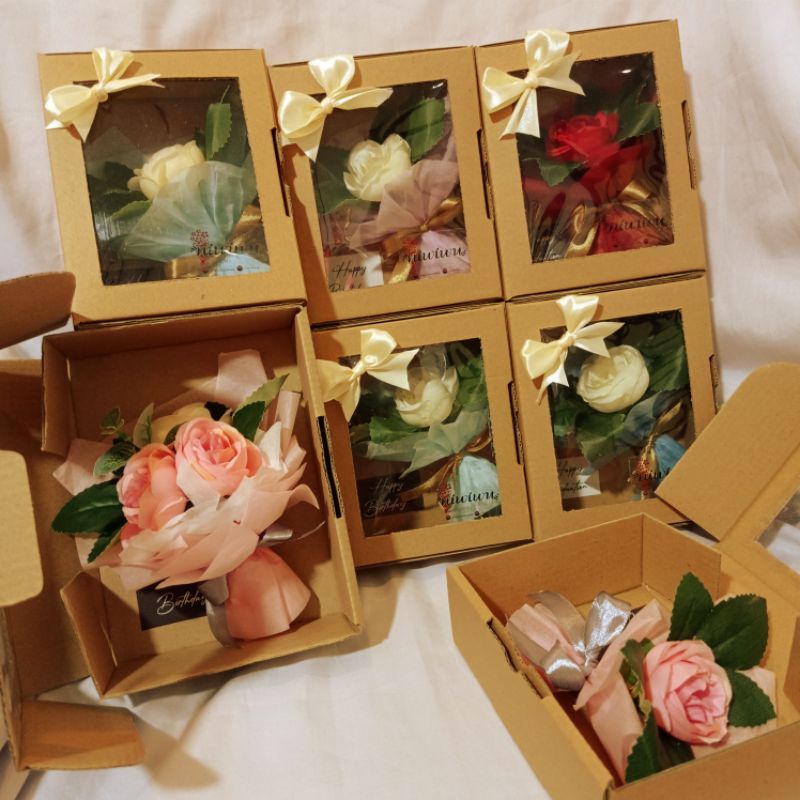Jual mini buket bunga box mika / artificial bouquet gift money snack ...