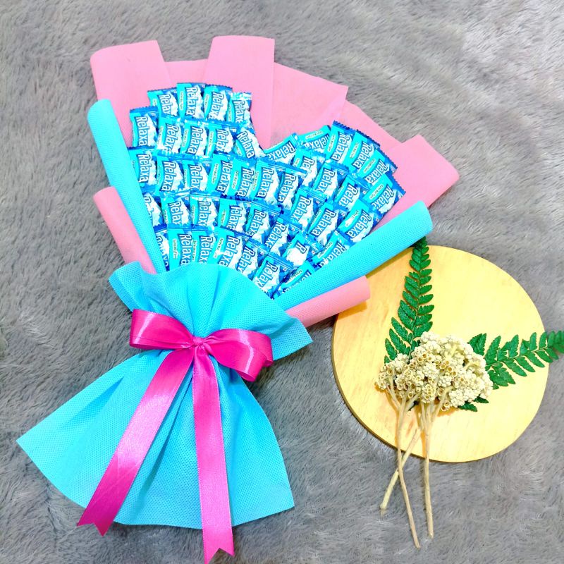 Jual Buket Love Permen Relaxa/ buket manis/ buket wisuda/ buket cantik ...