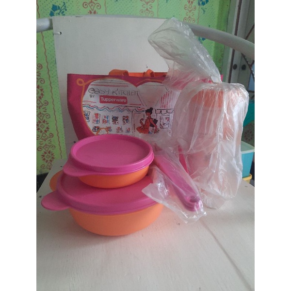 Jual Tupperware kotak makan set oren | Shopee Indonesia