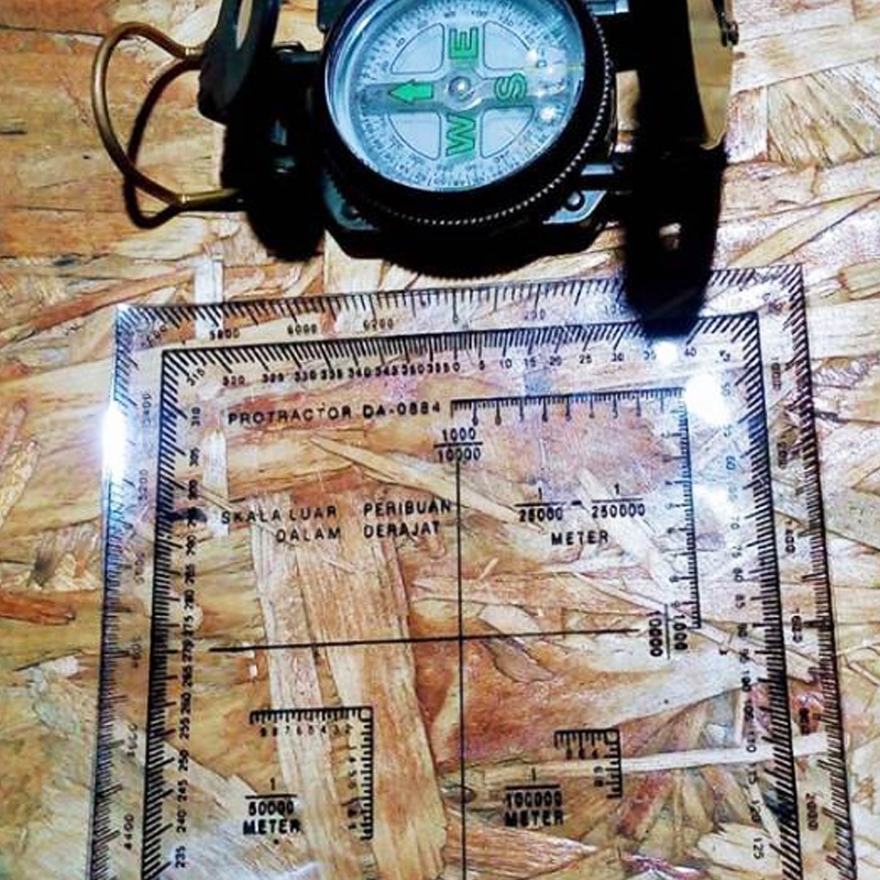 Jual Mistar Penggaris Protaktor Alat Bantu Navigasi Peta | Shopee Indonesia