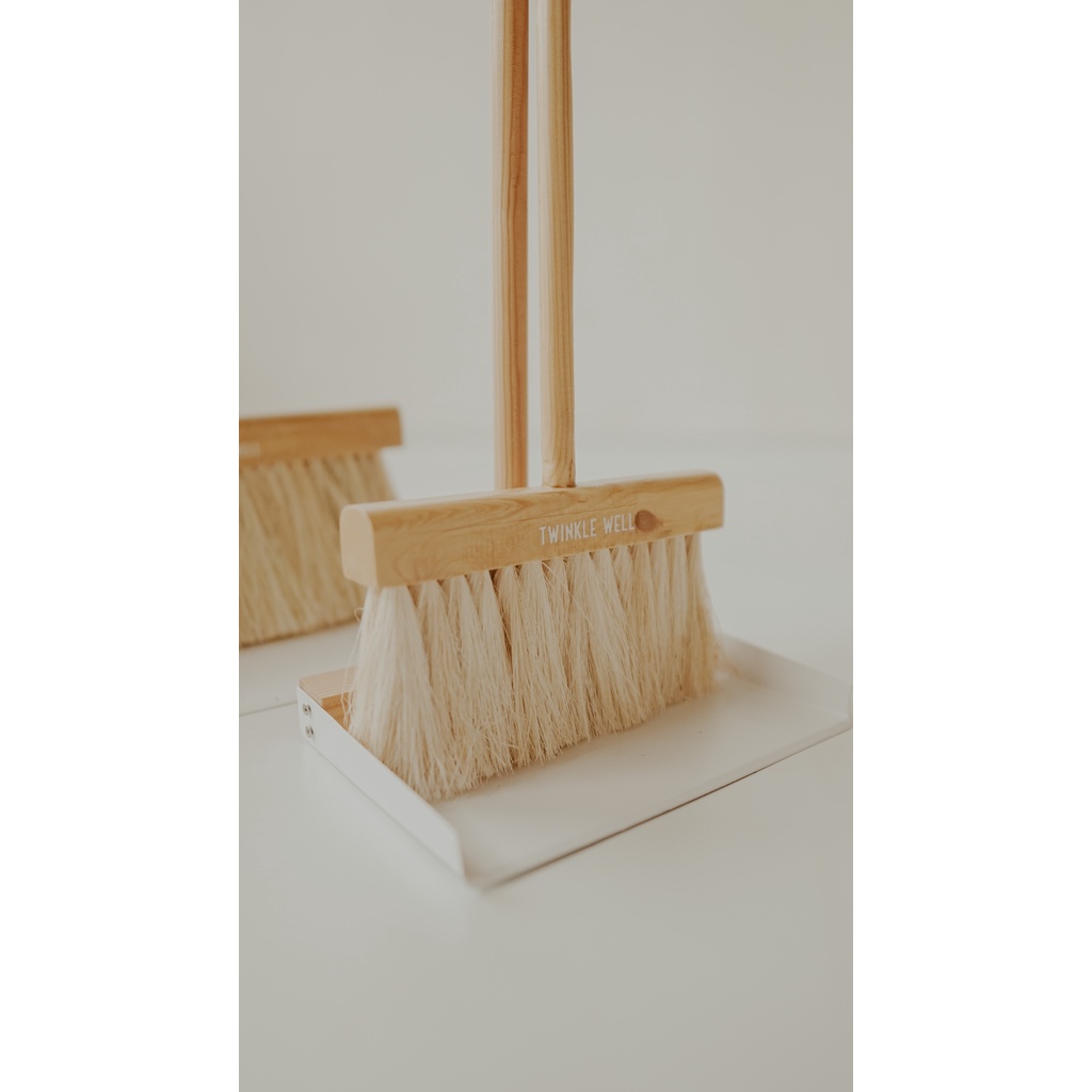 Jual Classic Wooden Broom & Dust Pan - Sapu Anak - Sapu Rumah - Sapu ...