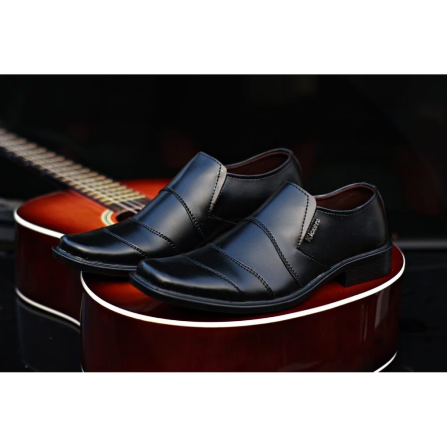 Jual Sepatu Pantofel Pria Tanpa Tali Model Terbaru Untuk Kerja Kantor dan Pesta Serta Acara ...