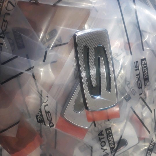 Jual emblem s rush avanza lama original | Shopee Indonesia