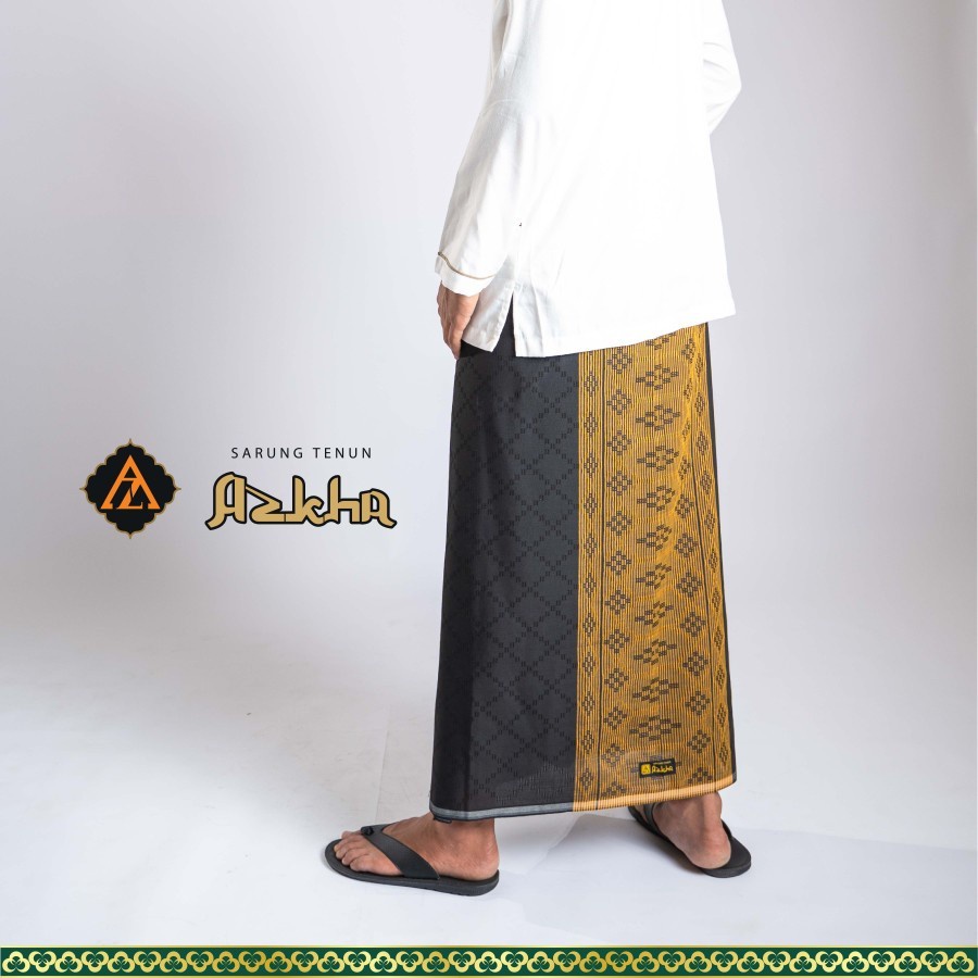Jual Sarung Tenun Azkha Dobby Polos Hitam / Sarung Tenun Hitam Polos ...