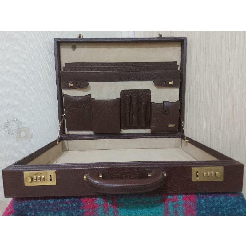 Jual Tas koper vintage cowo Bally original | Shopee Indonesia