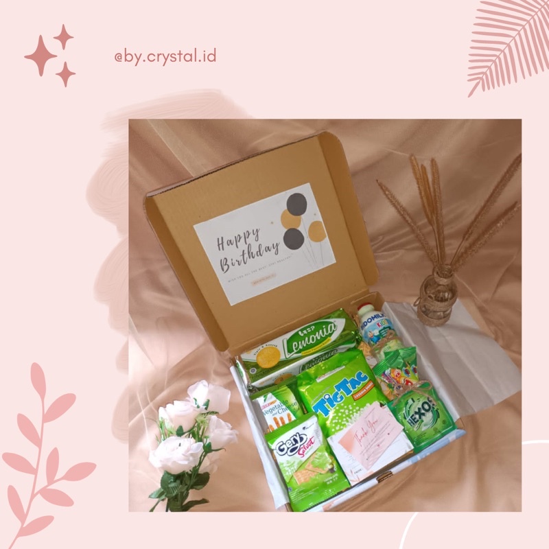 Jual [TERMURAH] Premium Snack Box | Gift Box Hampers Kado Wisuda Sempro ...