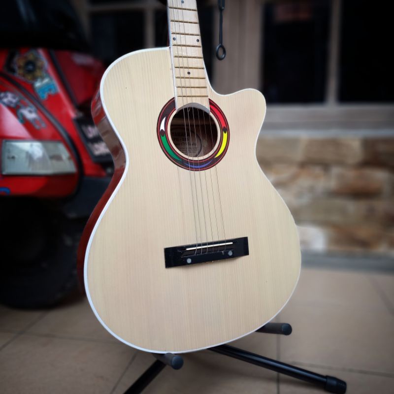 Jual Gitar Akustik Murah Meriah (Gratis Pik) | Shopee Indonesia