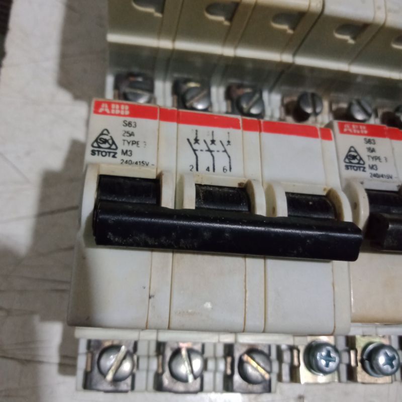 Jual mcb abb 3p s63 25a | Shopee Indonesia