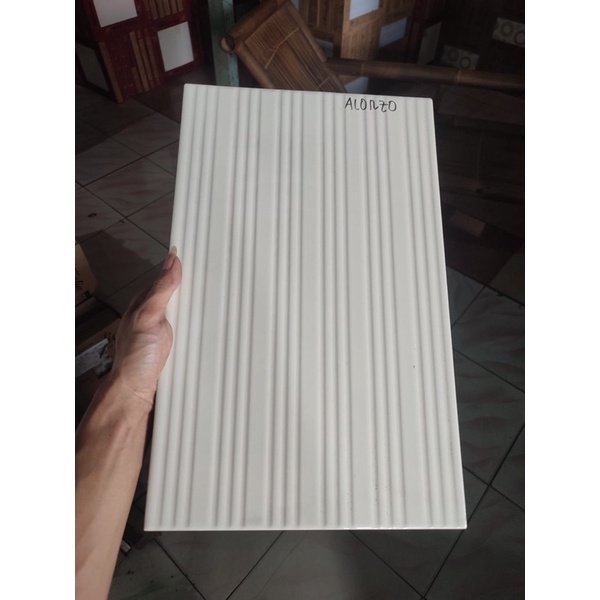 Jual KERAMIK DINDING 24x40 ALONZO WHITE | Shopee Indonesia