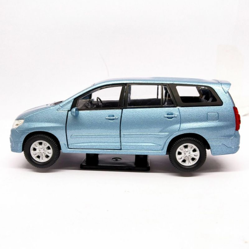 Jual Diecast Miniatur Mobil Kijang Innova Biru Skala 1:43 Asli Ori ...
