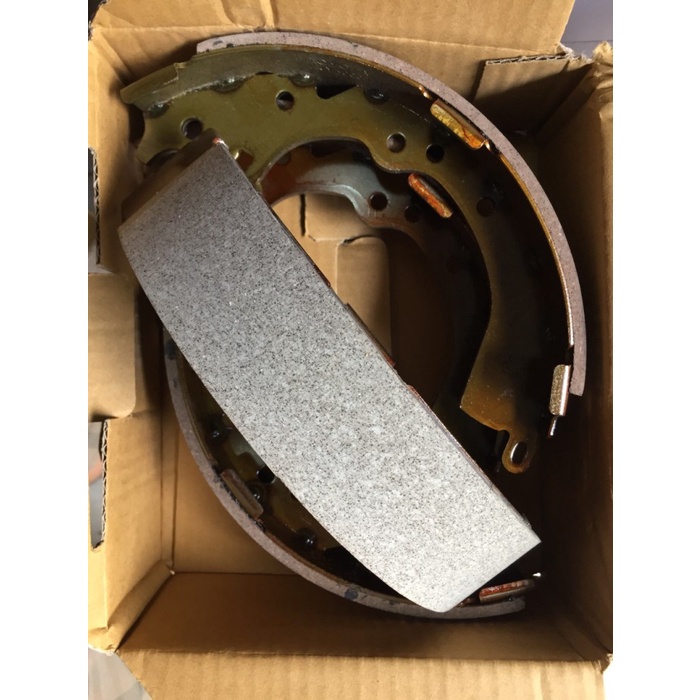 Jual Brake Shoe Kampas Rem Belakang Kijang Innova 04495-Yzzz2 Ori ...