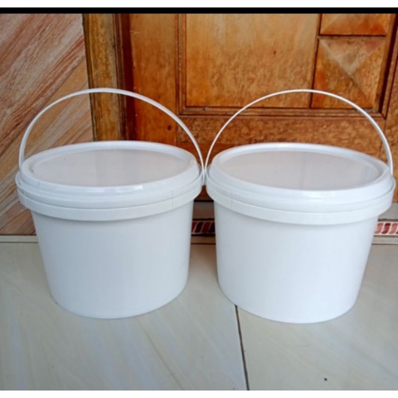 Jual ember UK 25kg. bersih lengkap dg tutup kuat tidk mudah pecah siap ...