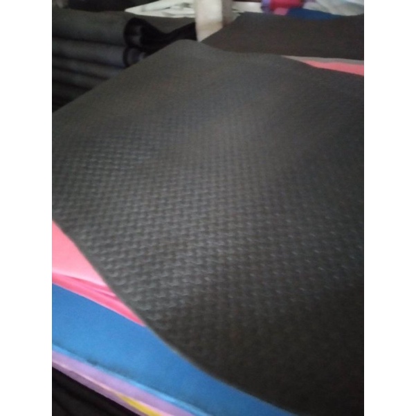 Jual busa ati / spon Eva warna hitam bercorak tebal 3 mm ukuran 230 cm ...