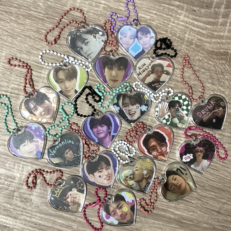 Jual SEVENTEEN KEYCHAIN LOVE HEART MURAH FREEBIES KEYRING SVT FANMADE ...