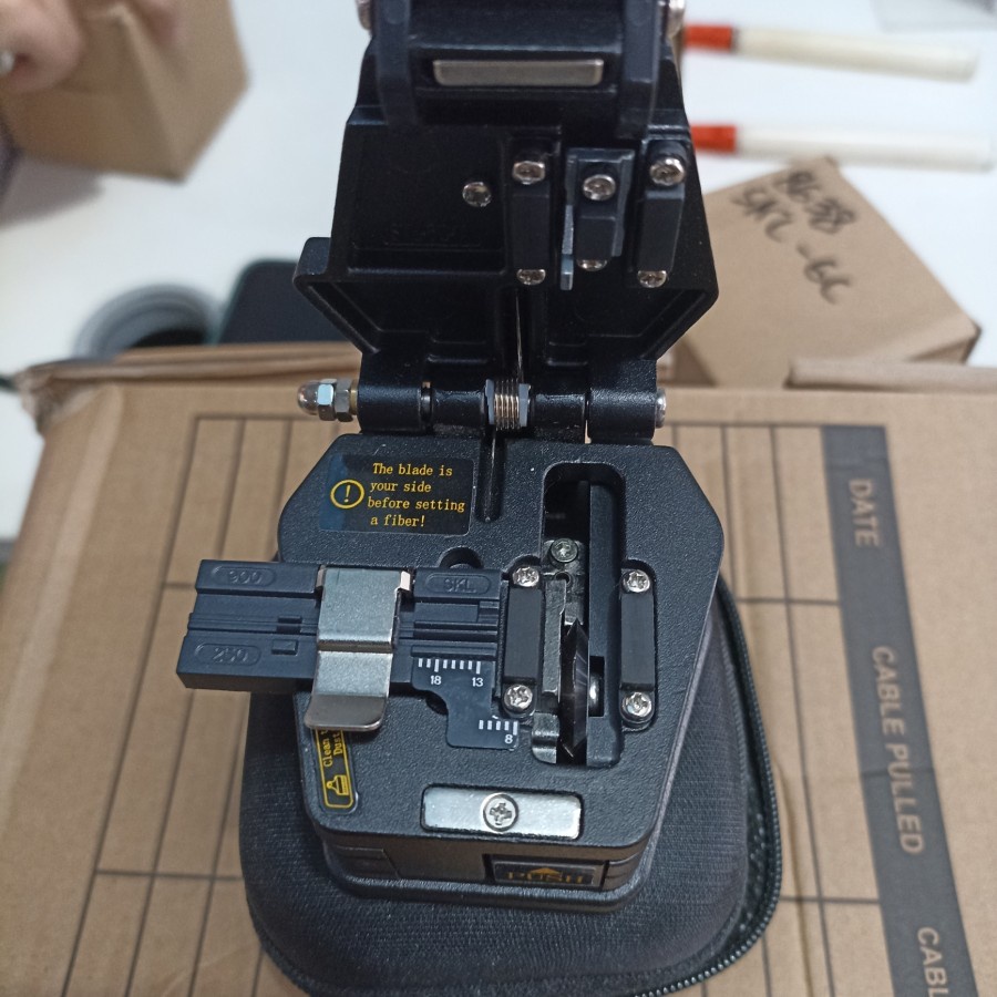 Jual CLEAVER FIBER OPTIC SKL-6C / PEMOTONG CORE FIBER OPTIK BARU ...