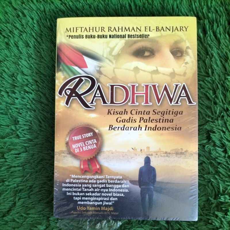 Jual ORIGINAL BUKU RADWA KISAH CINTA SEGITIGA GADIS PALESTINA BERDARAH INDONESIA | Shopee Indonesia