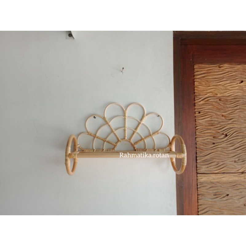 Jual rak gantung rotan model kipas/rattan wallshelve | Shopee Indonesia