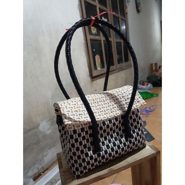 Jual tas anyam jali kristal | Shopee Indonesia