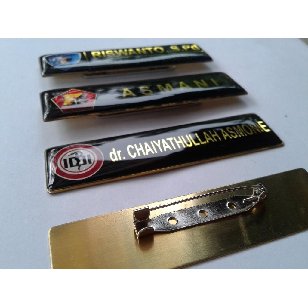 Jual PAPAN NAMA KUNINGAN RESIN/NAMETAG KUNINGAN PENITIK/NAMA DADA ...