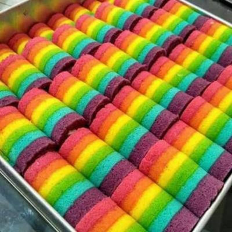 Jual KUE ROLL CAKE PELANGI - JAJANAN PASAR | Shopee Indonesia