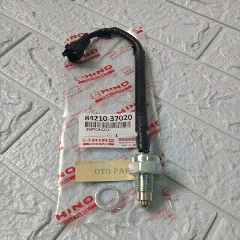 Jual Switch mundur hino dutro dyna ht back up switch dyna swit atret ...