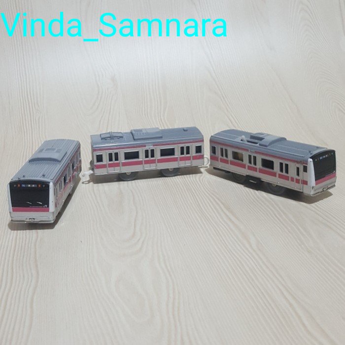 Jual Takara Tomy Kereta Plarail Series E233 Keiyo Line | Shopee Indonesia