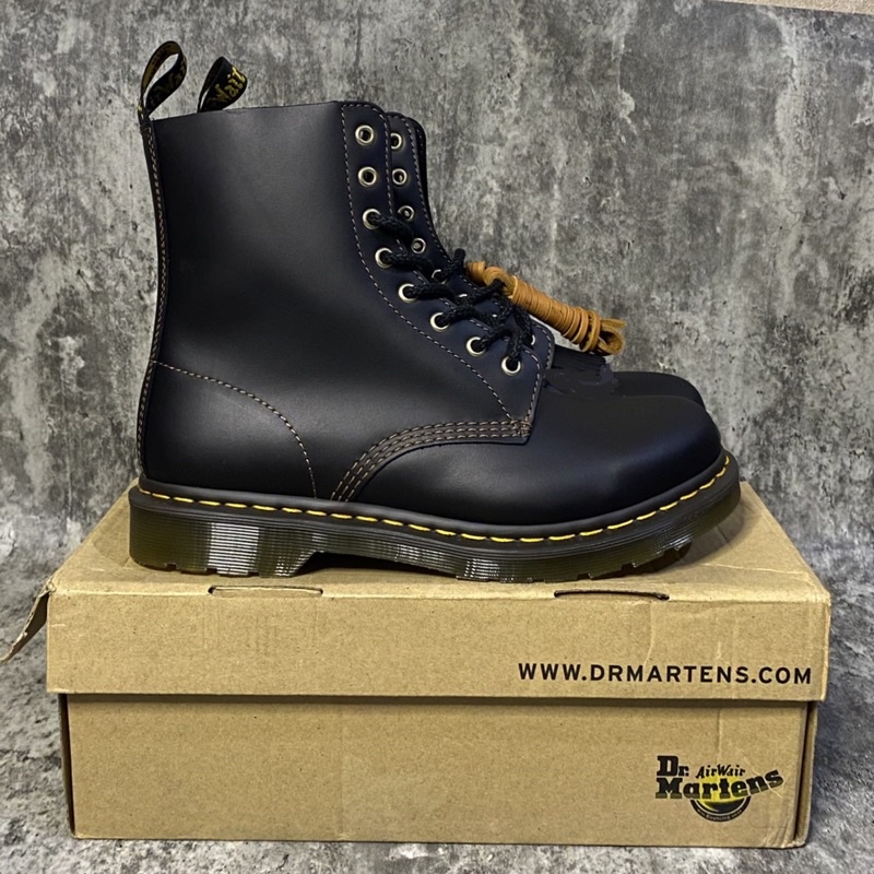 Jual Sepatu Dr Martens 1460 pascal black. Size 42 ( docmart Dr. Martens ...