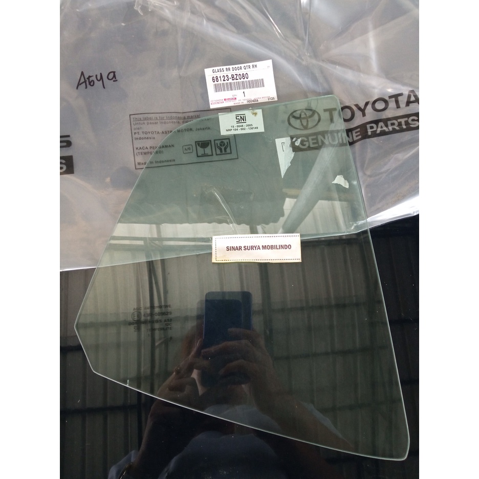 Jual Kaca kecil pintu tengah Agya Ayla Original | Shopee Indonesia