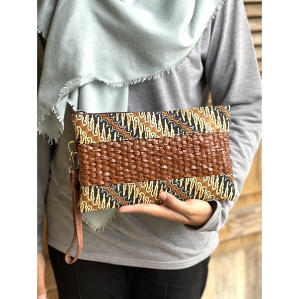 Jual Dompet batik kombinasi kulit anyam (motif batik di kirim random ...