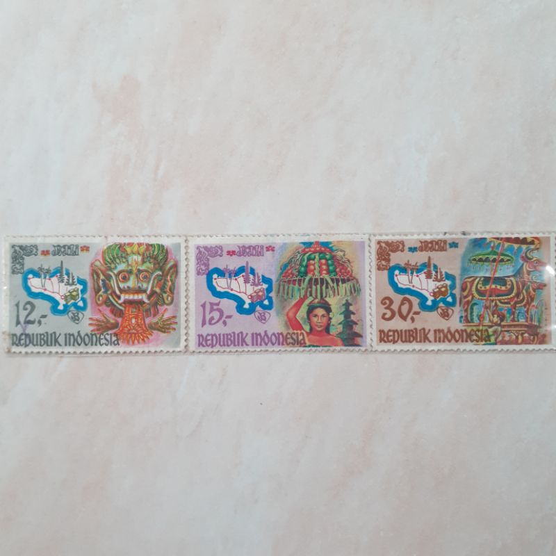 Jual (A) Perangko Indonesia Pariwisata Tahun 1969 set lengkap - 3pcs ...