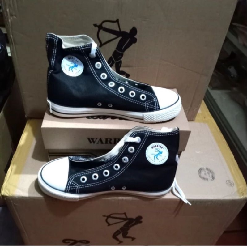 Jual sepatu warrior original | Shopee Indonesia