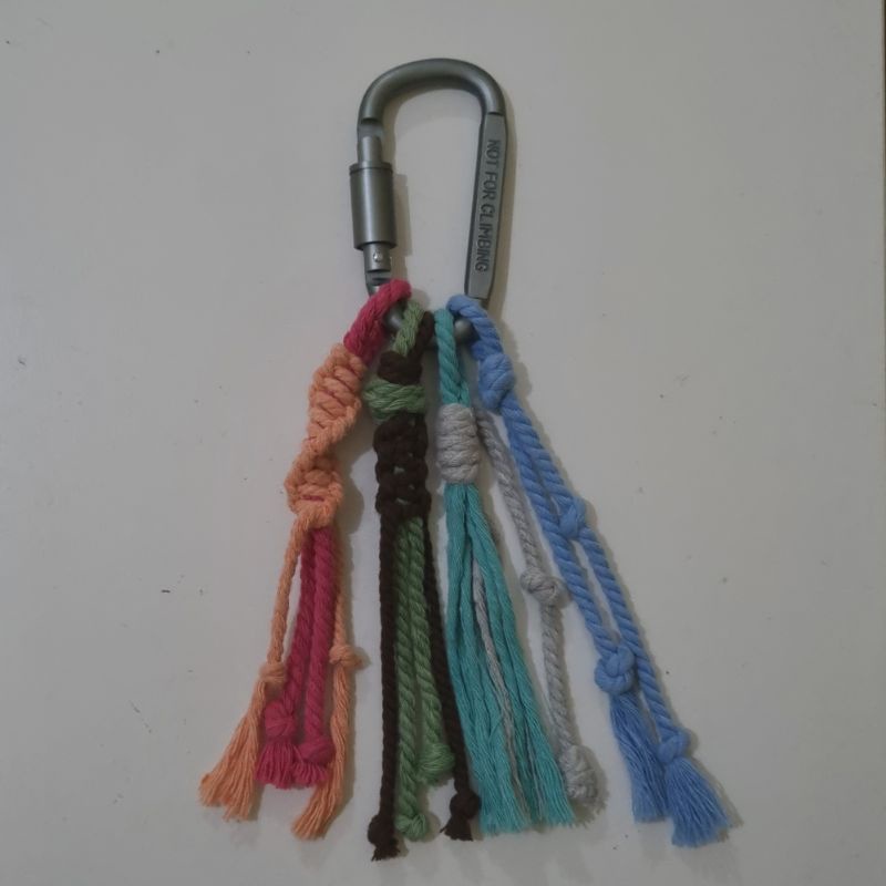 Jual Macrame Bag Charm Carabiner | Gantungan Tas Makrame | Shopee Indonesia