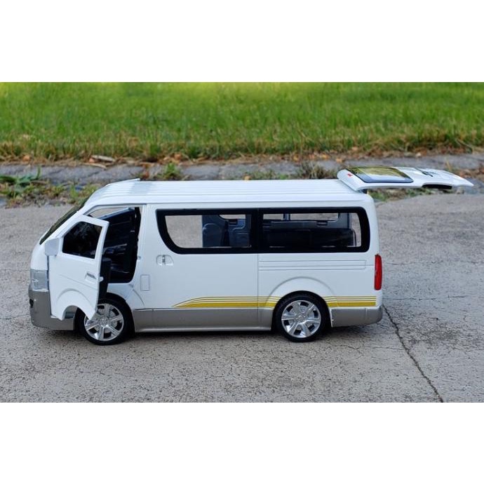 Jual Skala 1:32 Toyota Hiace Miniatur Diecast Mobil Die Cast Mainan ...