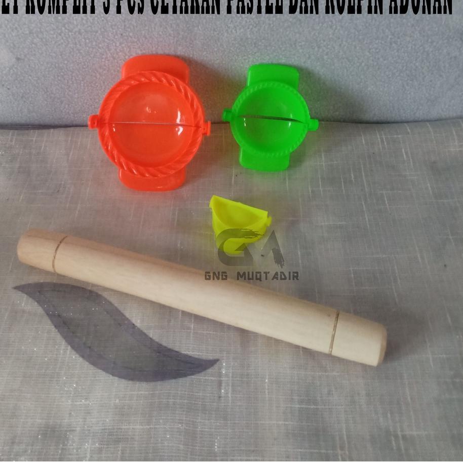 Jual Harga Bersahabat CETAKAN PASTEL KOMPLIT DAN ROLPIN KAYU + CAPIT ...