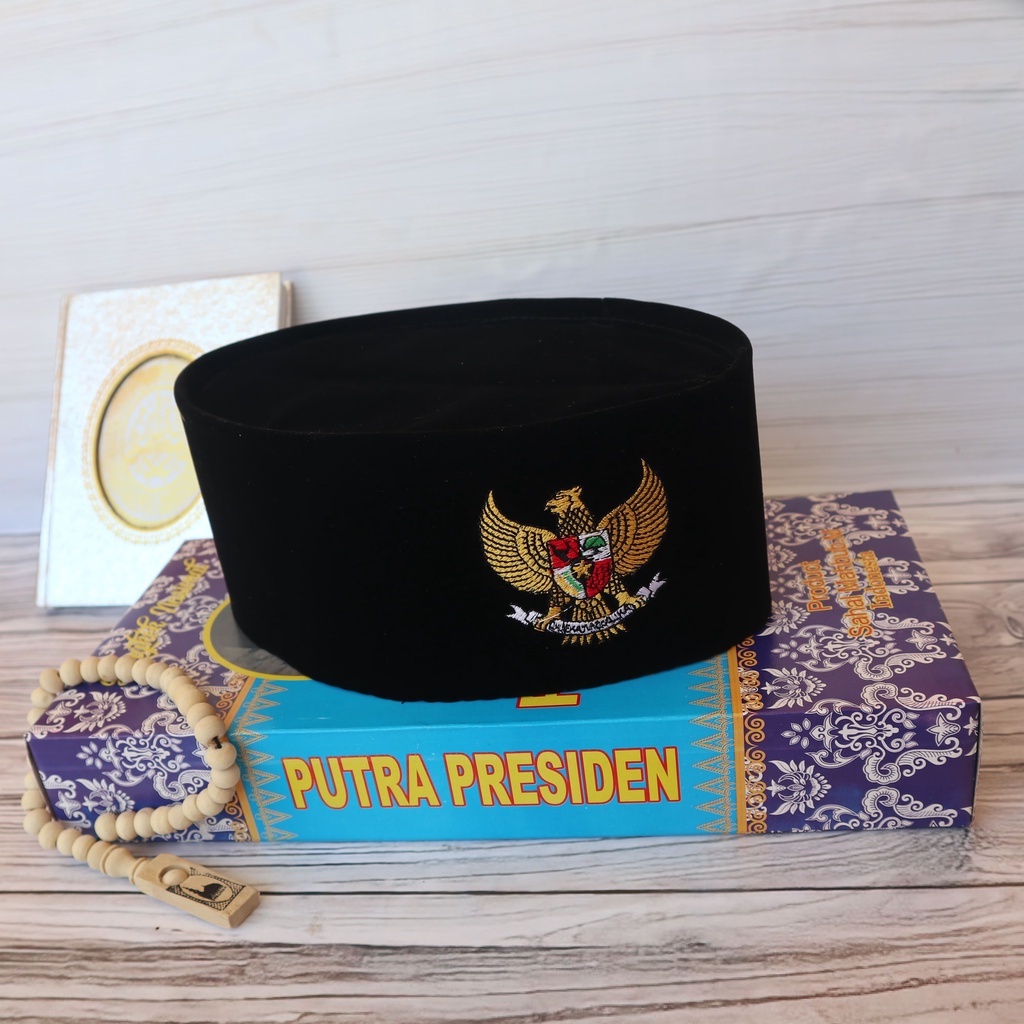 Jual Peci Garuda Songkok Kopiah Hitam Lambang Garuda kopyah hitam ...