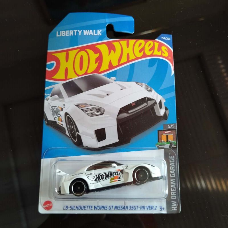 Jual hotwheels lbwk Nissan GTR r35 putih card kerut | Shopee Indonesia