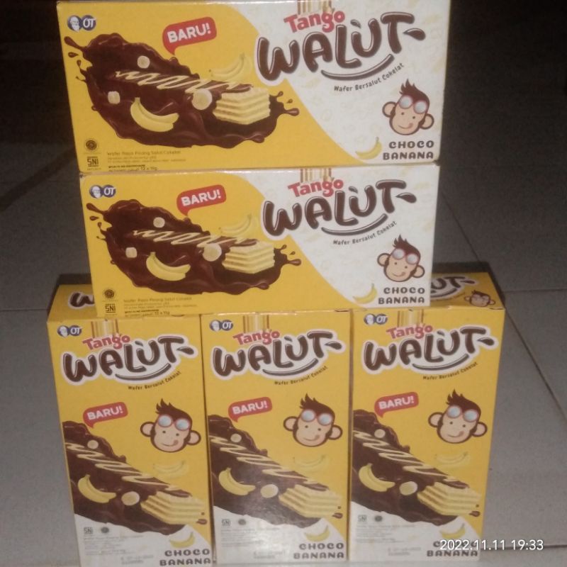Jual WALUT,wafer bersalut cokelat banana,1kotak 12 pcs | Shopee Indonesia