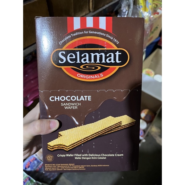 Jual Wafer Selamat Chocolate Sandwich Box 15 gr x 20 Pcs | Shopee Indonesia