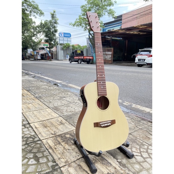 Jual Gitar akustik elektrik 3/4 YAMAHA FG junior costume bandung murah ...