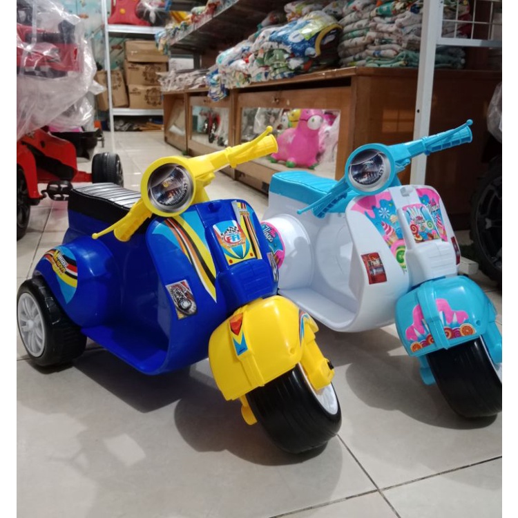 Jual Mainan Anak Mini Vespa Dorong Anak Roda Tiga | Shopee Indonesia