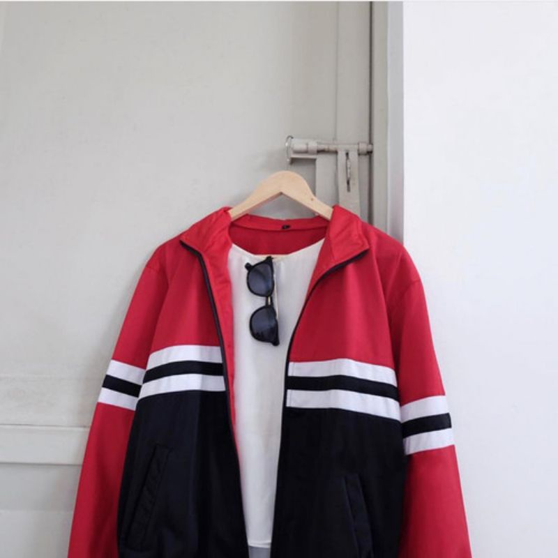 Jual jaket traktop merah list putih | Shopee Indonesia