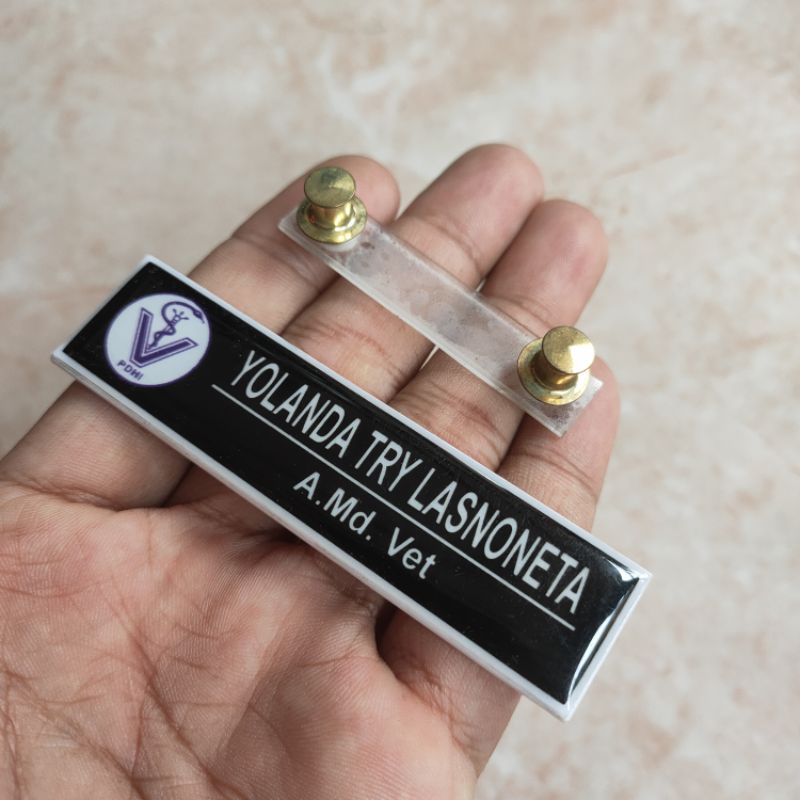 Jual Nametag Akrilik / Name Tag Akrilik / Nametag Akrilik Custom / Name ...