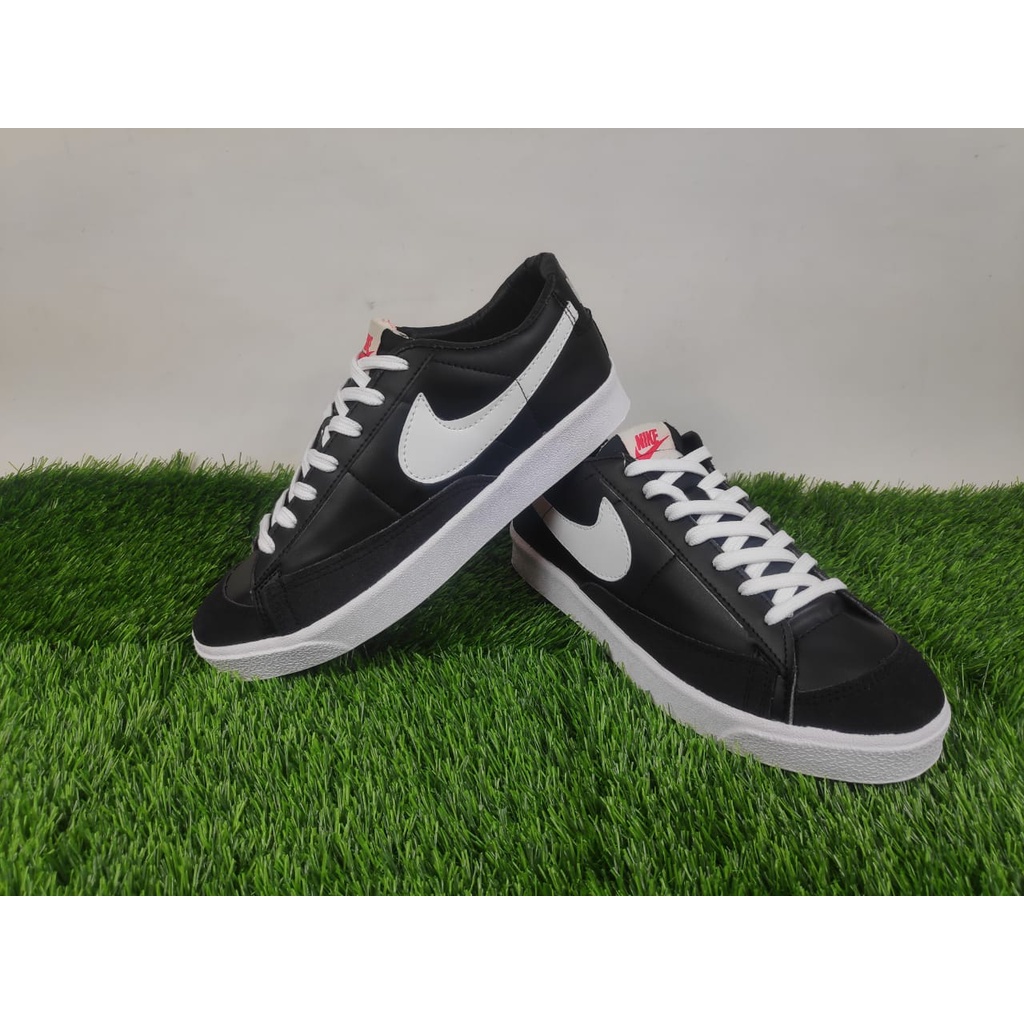 Jual Sepatu Blazer Mid 77 Vintage White Low black white | Shopee Indonesia