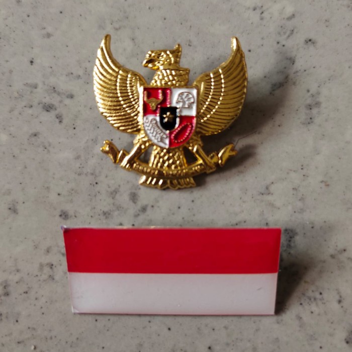 Jual Deco Pin Garuda Plus Bendera Merah Putih | Shopee Indonesia