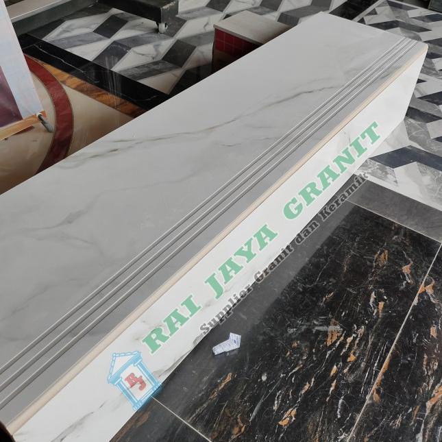Jual Granit Anak Tangga 30x90 dan 20x90 Carara | Shopee Indonesia