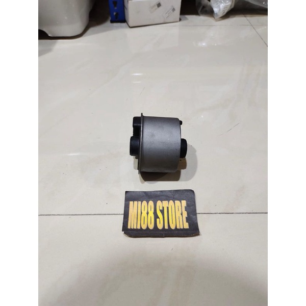 Jual Bushing Engine Mounting Belakang Monting Toyota Corolla Twincam ...