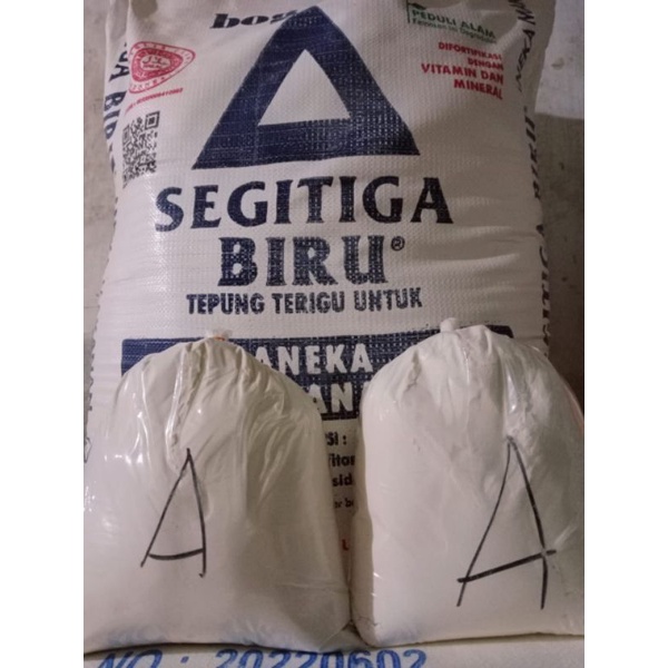 Jual tepung terigu segitiga biru 1 kg Kiloan / tepung segitiga reapack ...